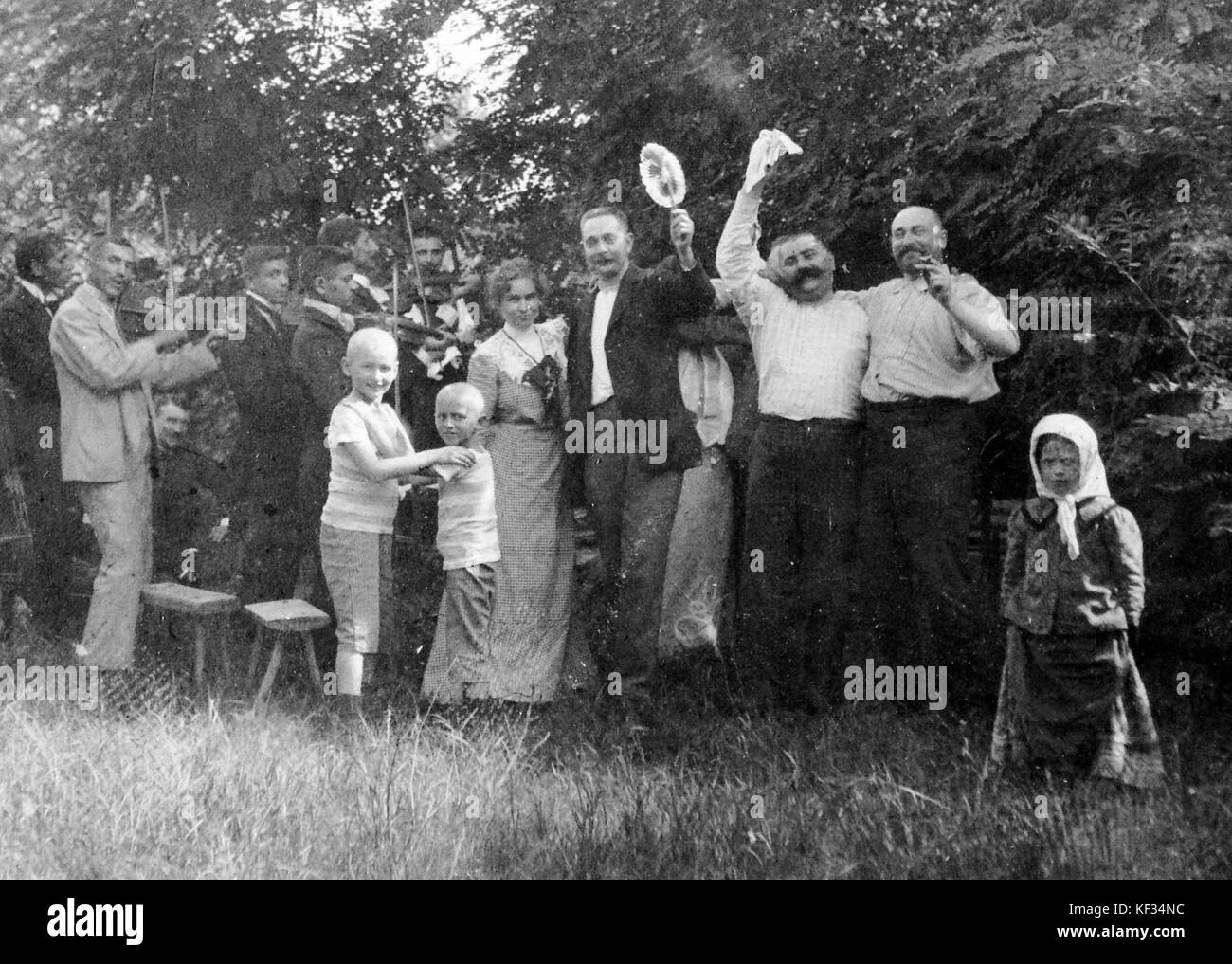 Tableau, partying, music, musical instrument, violin, kid, men, women ...