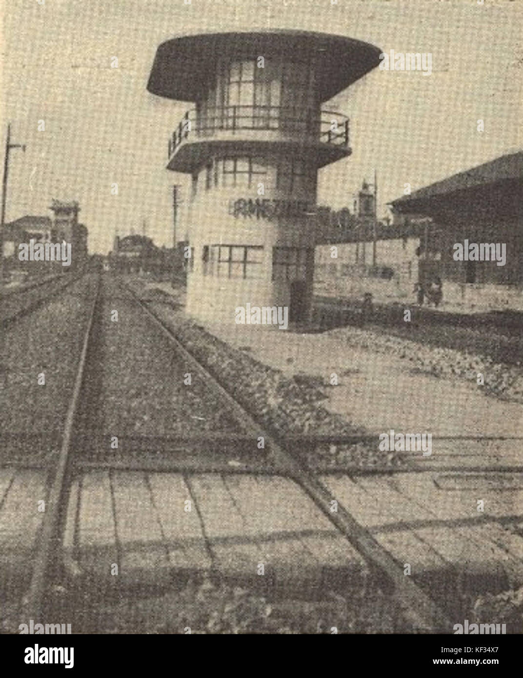 Railway signal 20th century hi-res stock photography and images - Alamy