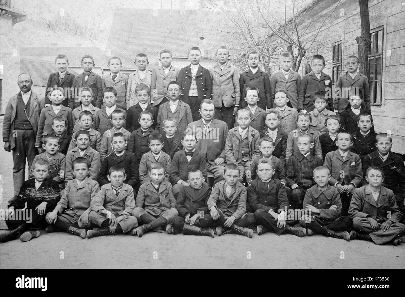 School class photo hi-res stock photography and images - Alamy