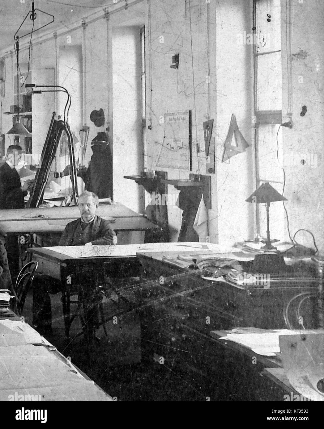 Technical drawing, drawing board, workplace, men, work, planning 3556 ...