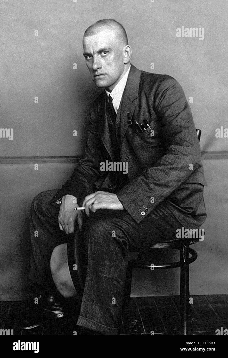 Vladimir mayakovsky hi-res stock photography and images - Alamy