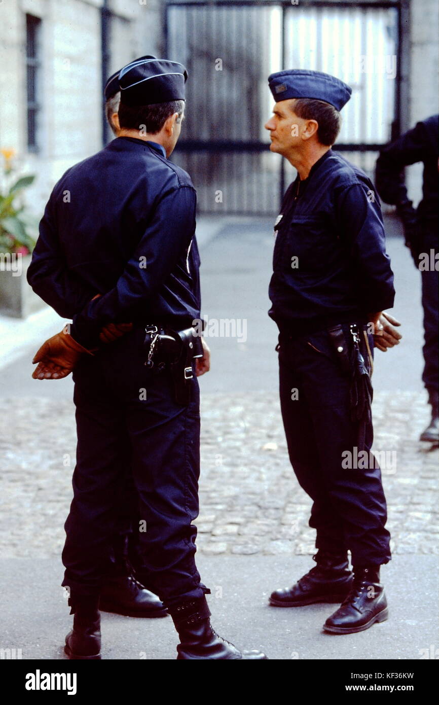 Riot police officers take the place of striking prison watchmen, Saint ...