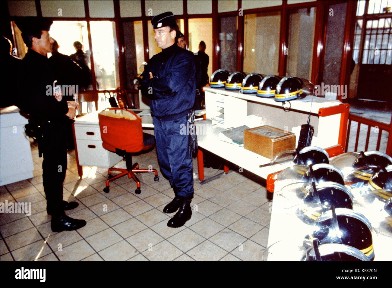 Riot police officers take the place of striking prison watchmen, Saint ...