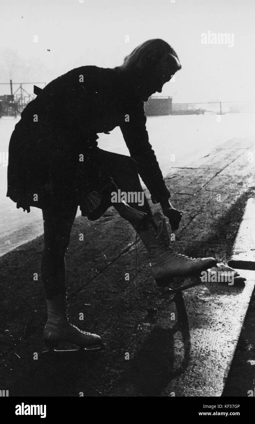 Ice skaters people skating Black and White Stock Photos & Images - Alamy