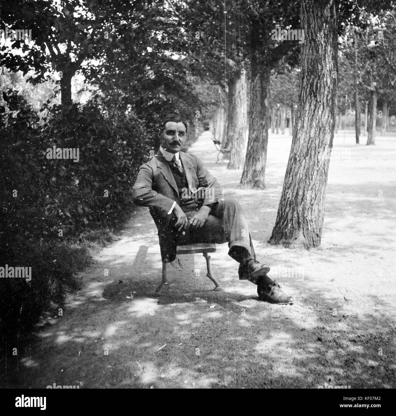 Portrait, bench, man 8117 Stock Photo - Alamy