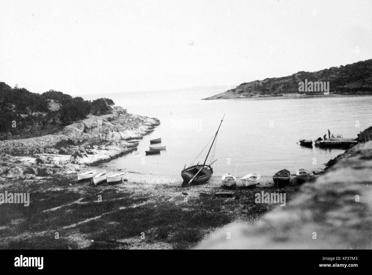 Shore scene sailing ship Black and White Stock Photos & Images - Alamy