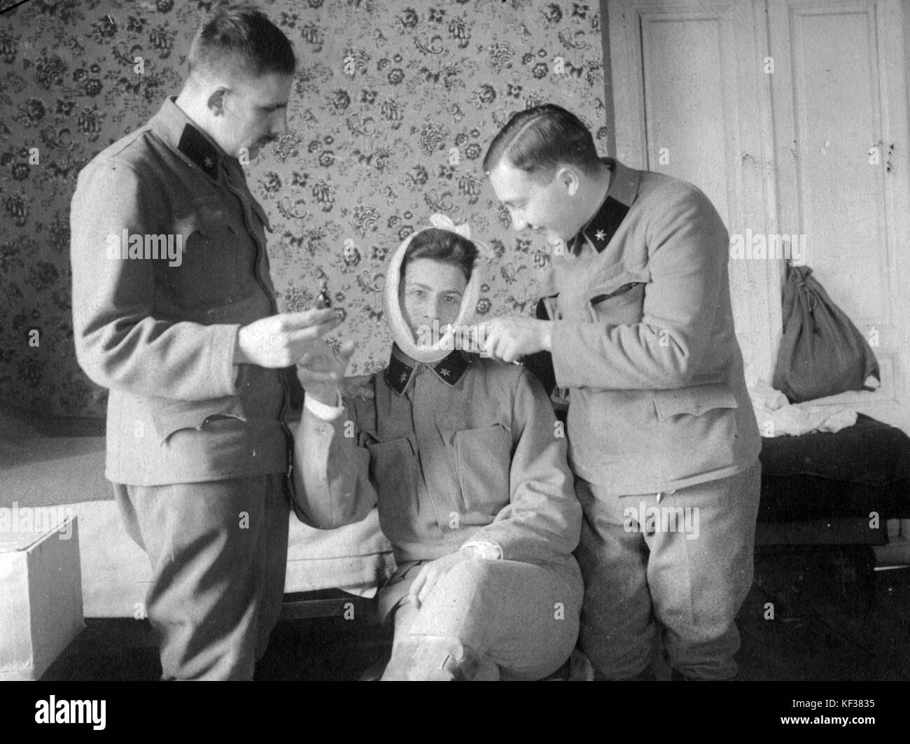 Soldier men hi-res stock photography and images - Alamy