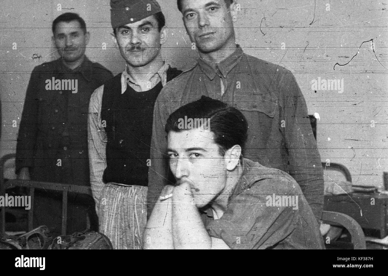 Soldier, healthcare, amputation, smoking, disabled 29186 Stock Photo ...