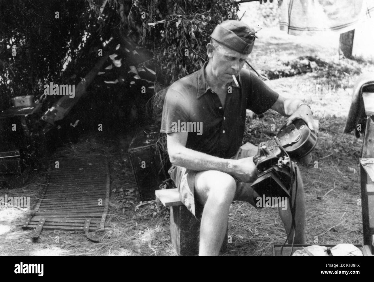 Battlefield journalism Black and White Stock Photos & Images - Alamy