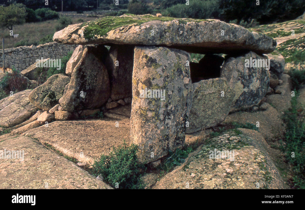 The dolmen house hi-res stock photography and images - Alamy