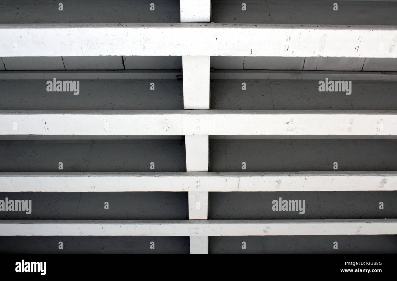 Parallel beams hi-res stock photography and images - Alamy