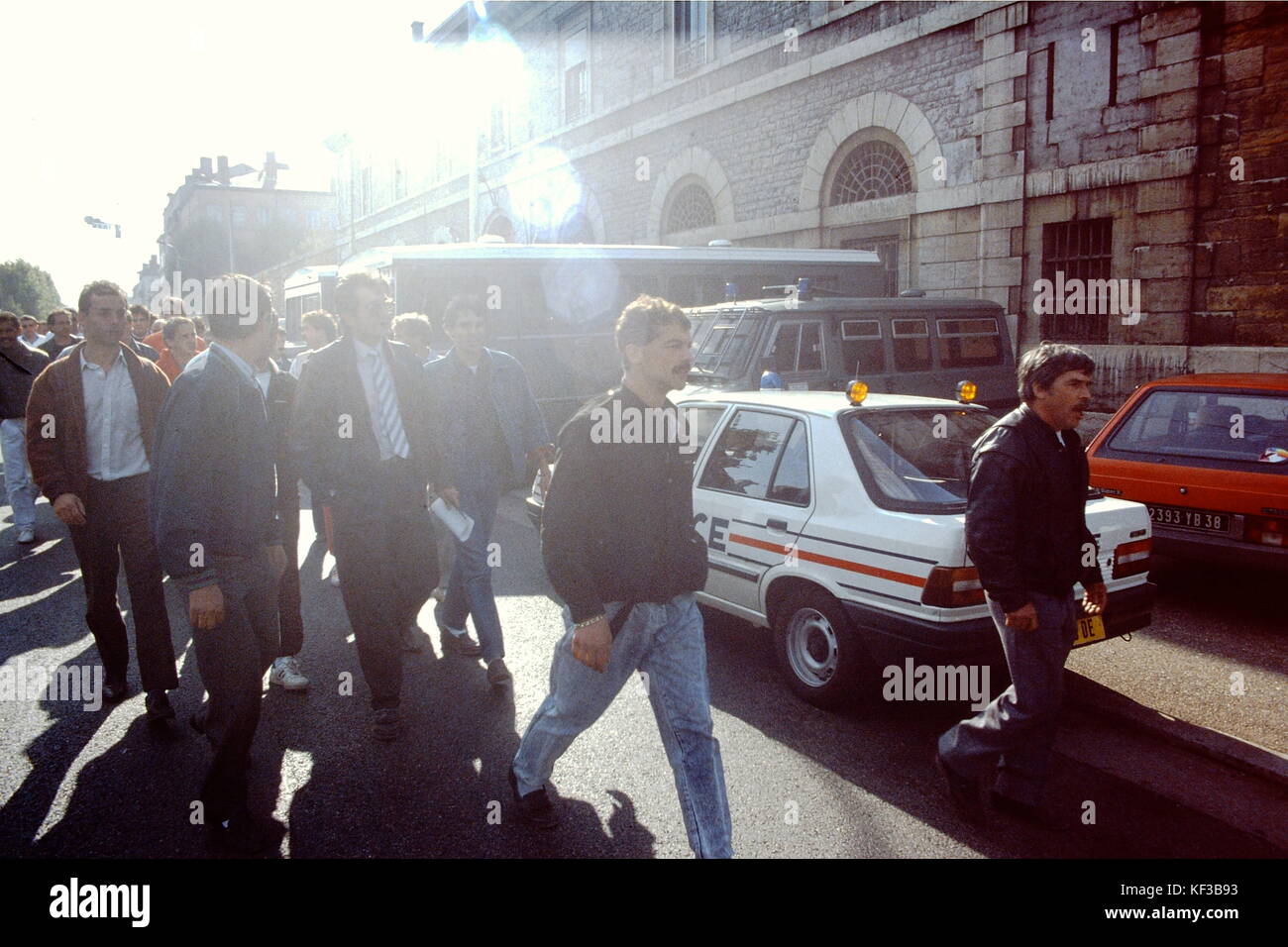 Riot police officers take the place of striking prison watchmen, Saint ...