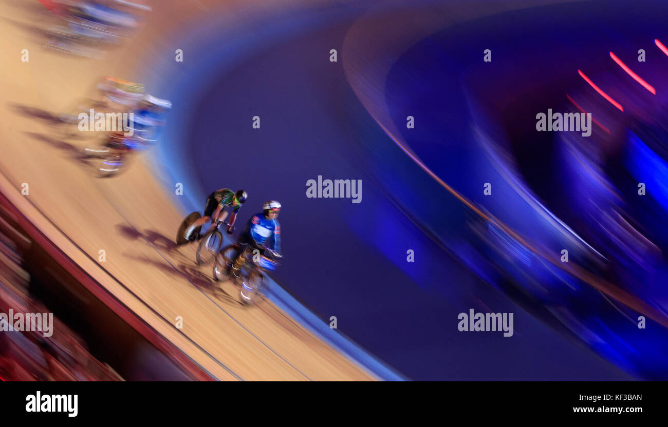 Great Britain's Mark Cavendish on the way to winning the 40 lap Derny ...