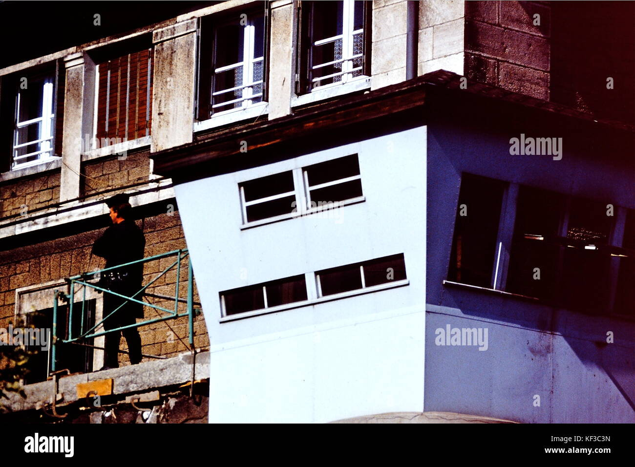 Riot police officers take the place of striking prison watchmen, Saint ...