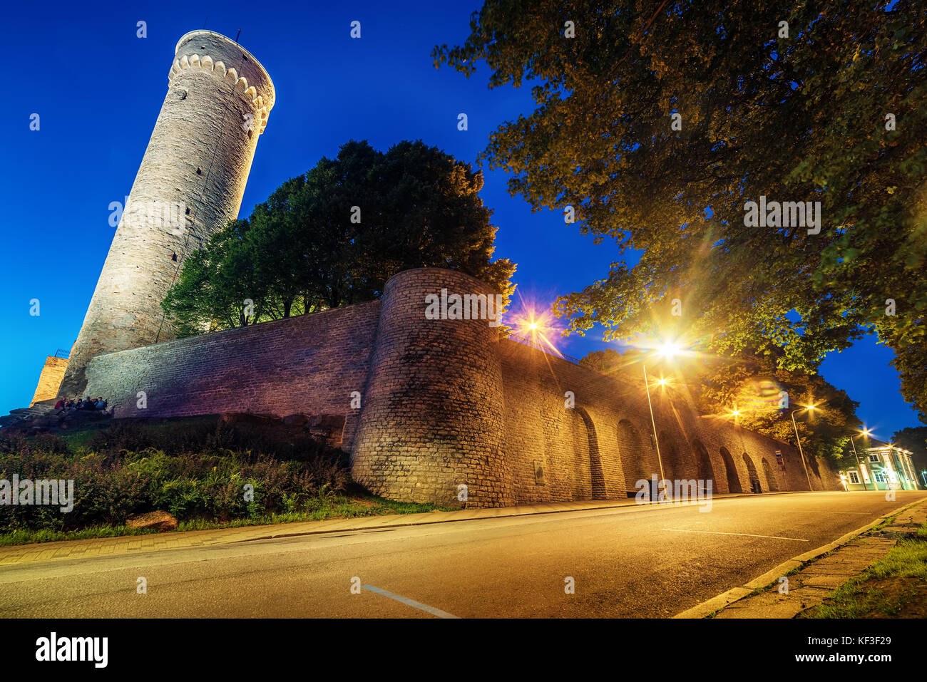 Defensive wall picture hi-res stock photography and images - Alamy