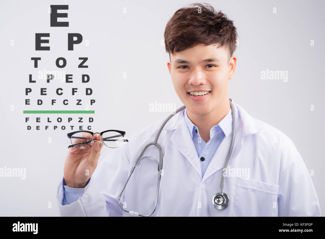Asian doctor eye test chart hi-res stock photography and images - Alamy