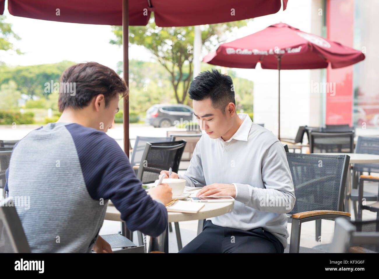 Business partners working in team, working sharing new ideas Stock ...