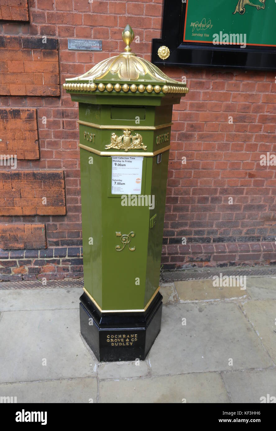 Victorian post box Rochester Kent UK October 2017 Stock Photo - Alamy