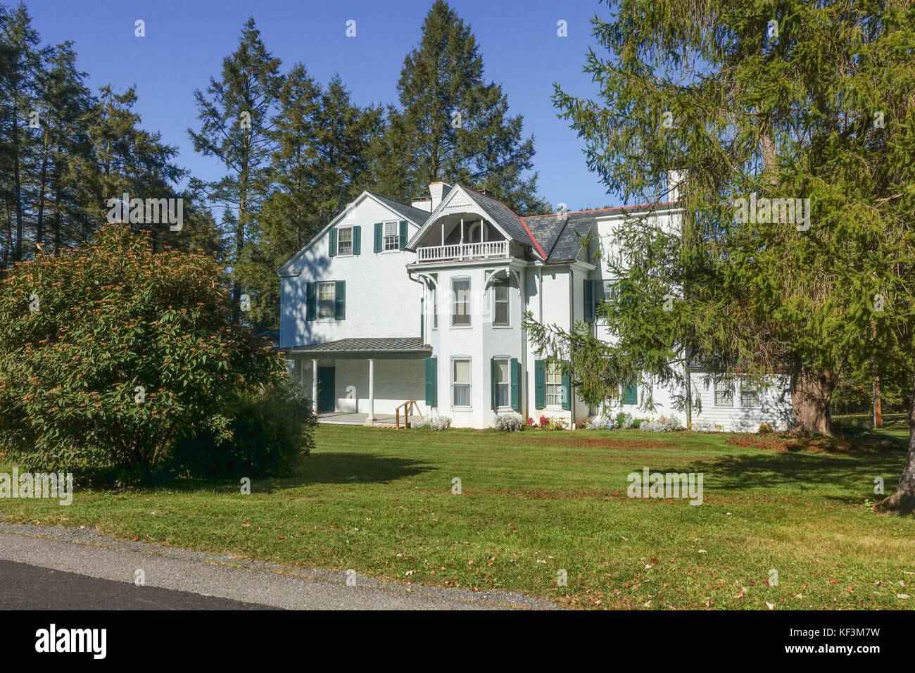 18th century american wooden house at Boulton Historic Site and ...