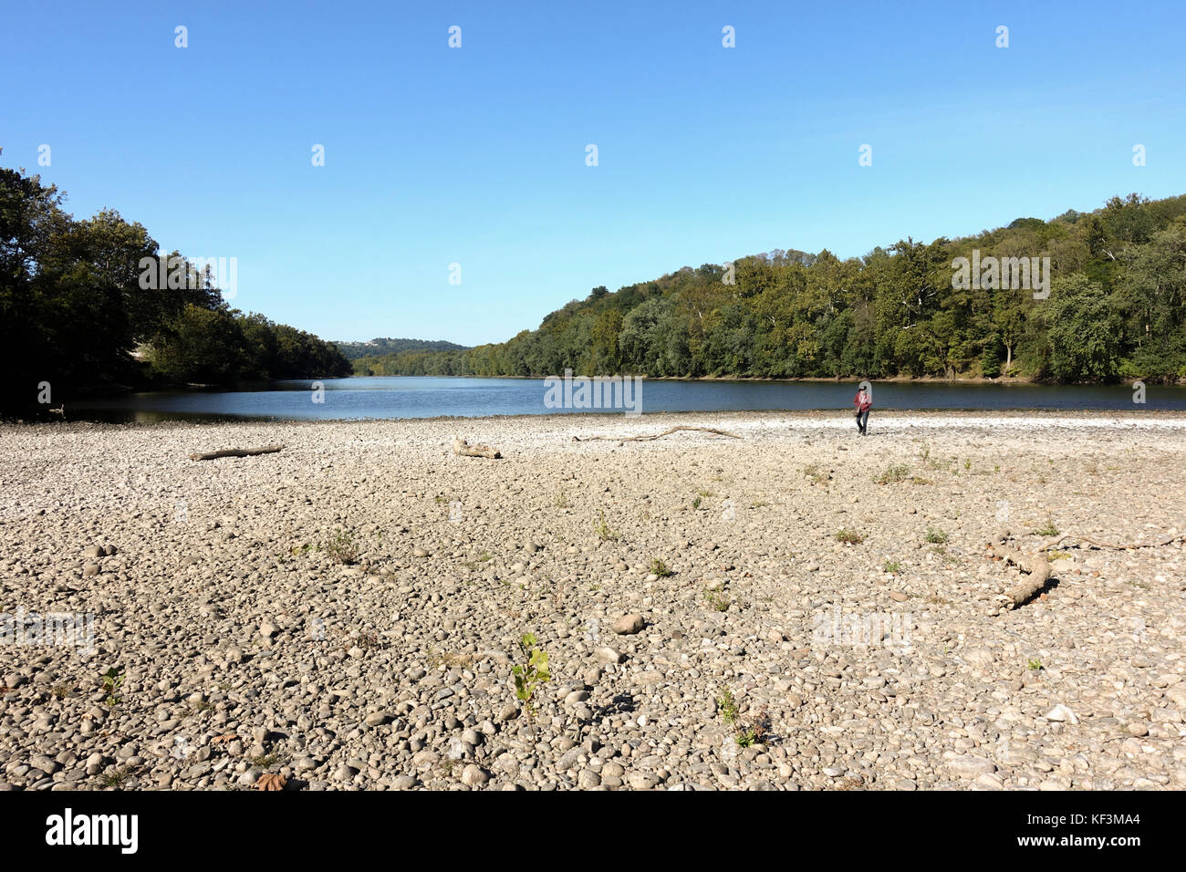 Low water levels, at Delaware river, Delaware Canal State Park ...