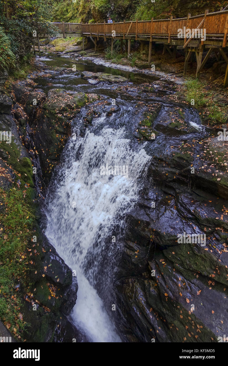 Bushkill falls, Wooden walkways along 8 waterfalls, Pennsylvania's ...