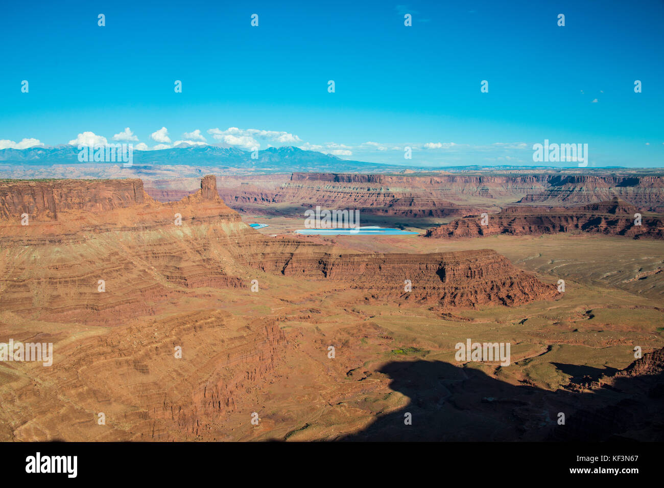 Overlook over the Canyonlands and a potash lake from the Dead Horse ...