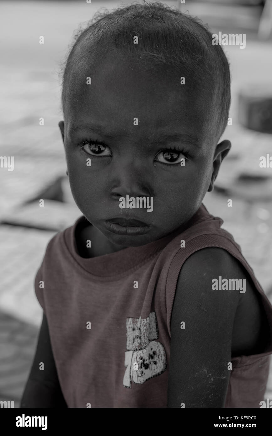 Africa kid water hi-res stock photography and images - Alamy