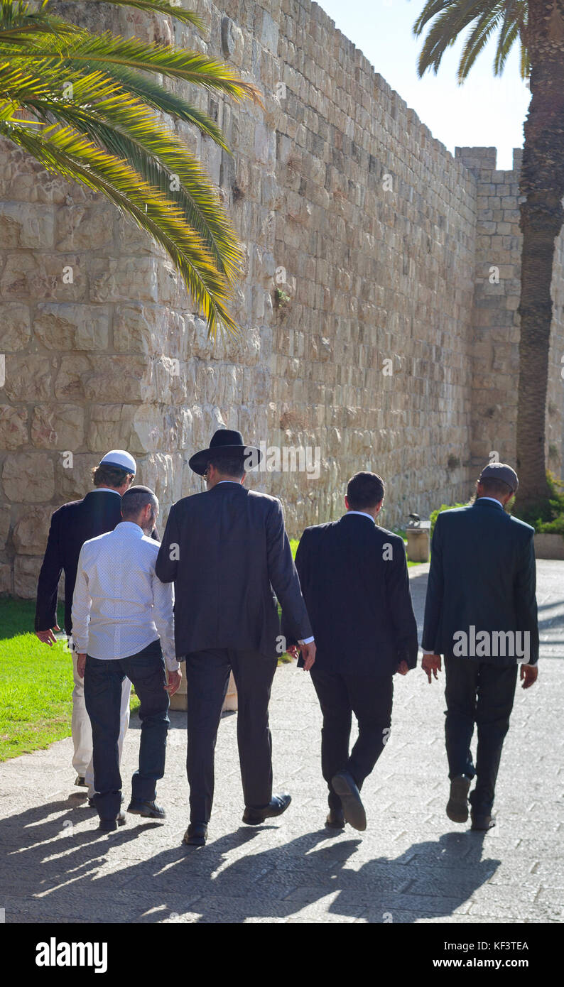 Ancient hebrew men hi-res stock photography and images - Alamy