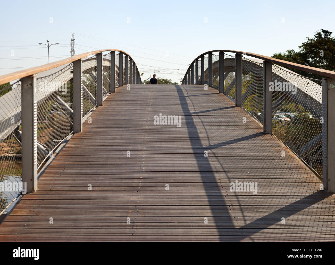 A pedestrian bridge over the Hayarkon river in Tel-Aviv, Israel Stock ...