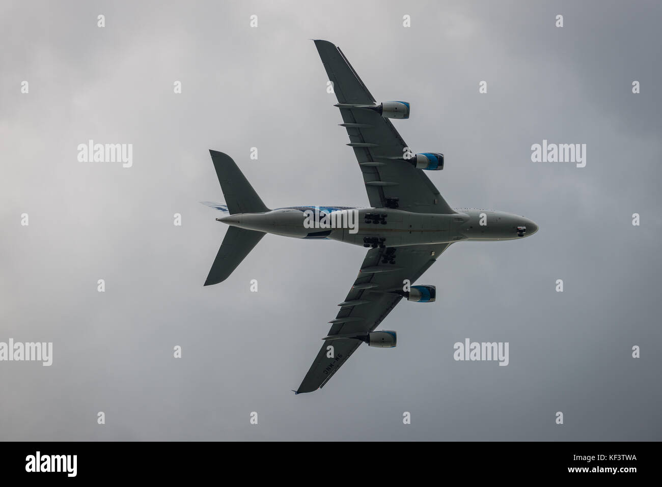 The worlds first jet airliner hi-res stock photography and images - Alamy