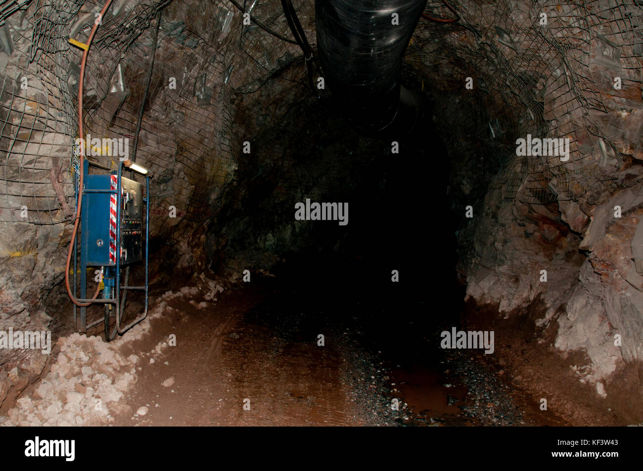 Underground ceiling hi-res stock photography and images - Alamy