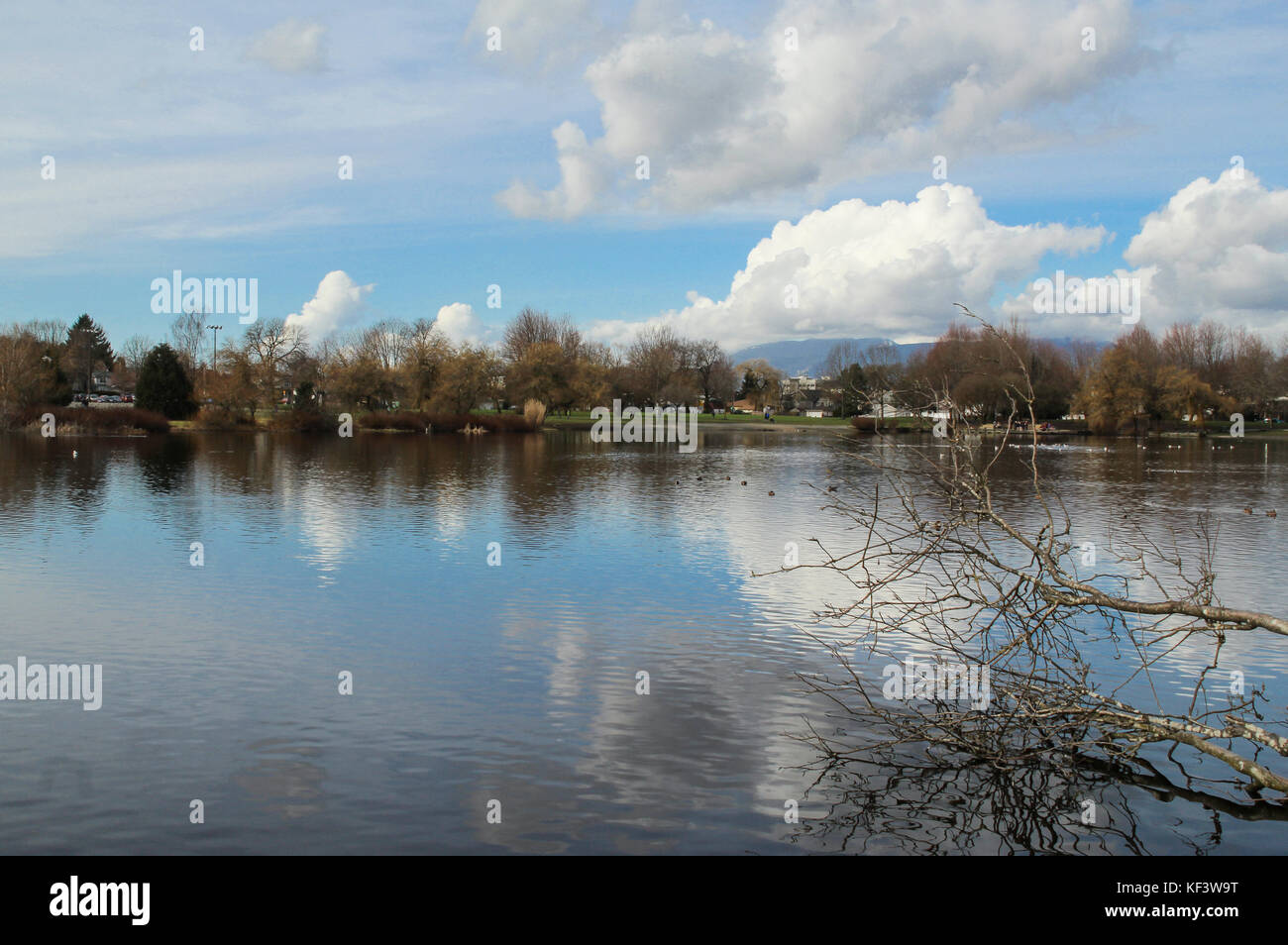 Reflection lake golden bc canada hi-res stock photography and images ...