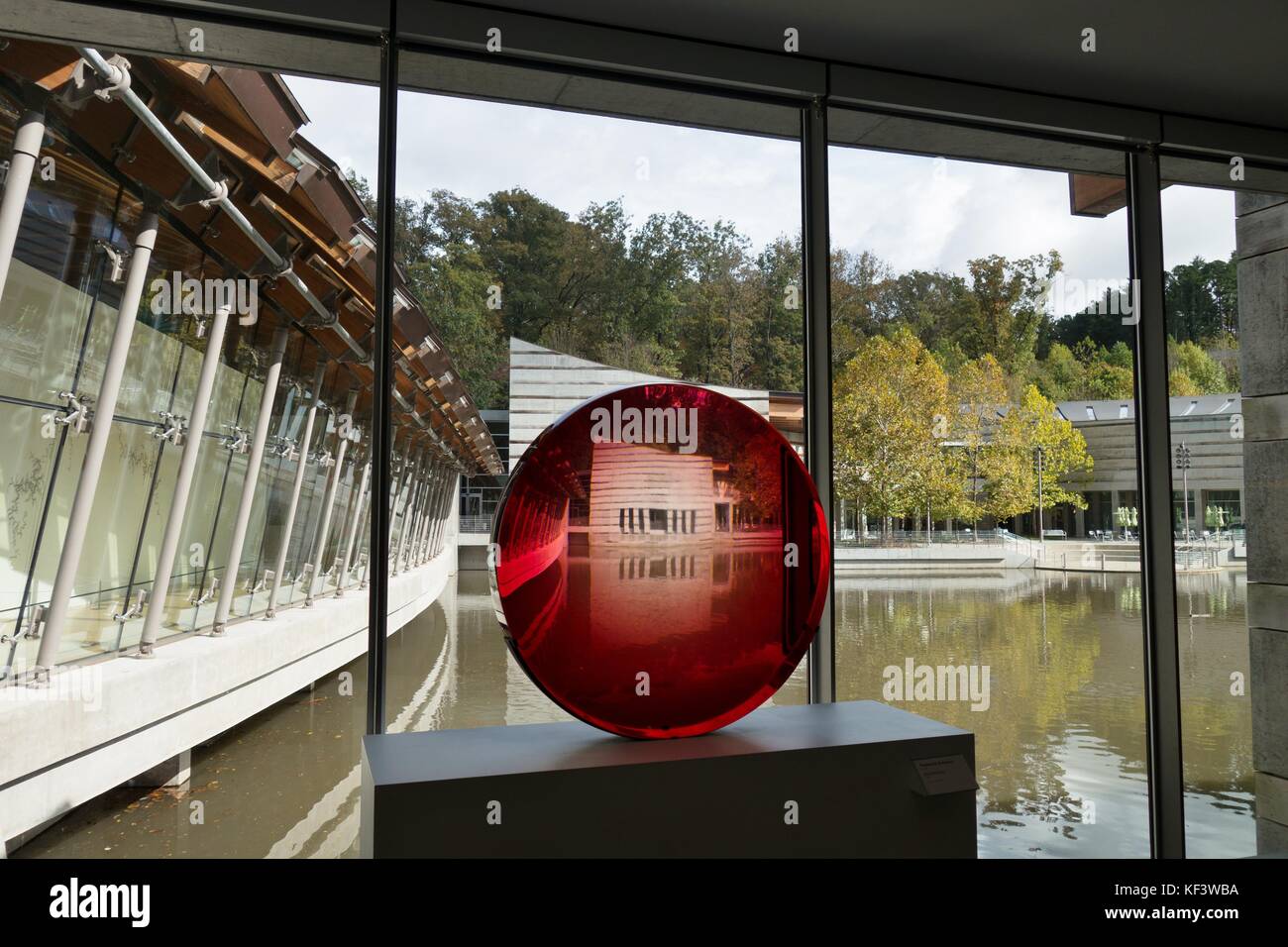 Red bridges hi-res stock photography and images - Alamy