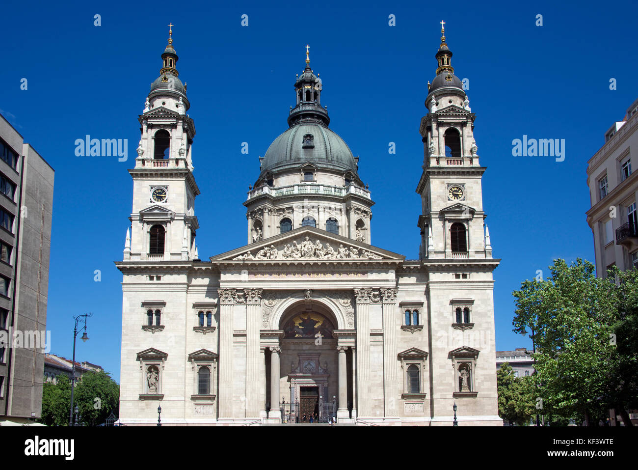 St stephens basilica budapest hi-res stock photography and images - Alamy