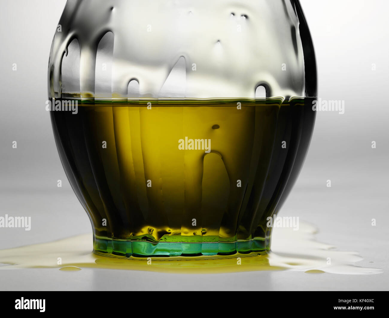 Drips spill glass hi-res stock photography and images - Alamy