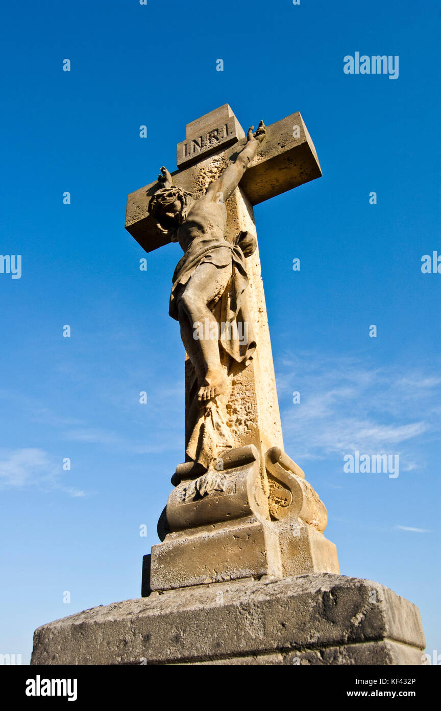 Statue crucifixion sculpture hi-res stock photography and images - Alamy