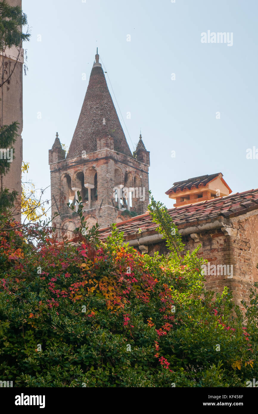 Venice, Italy. October, 2017. Plants and trees changing foliage in the ...