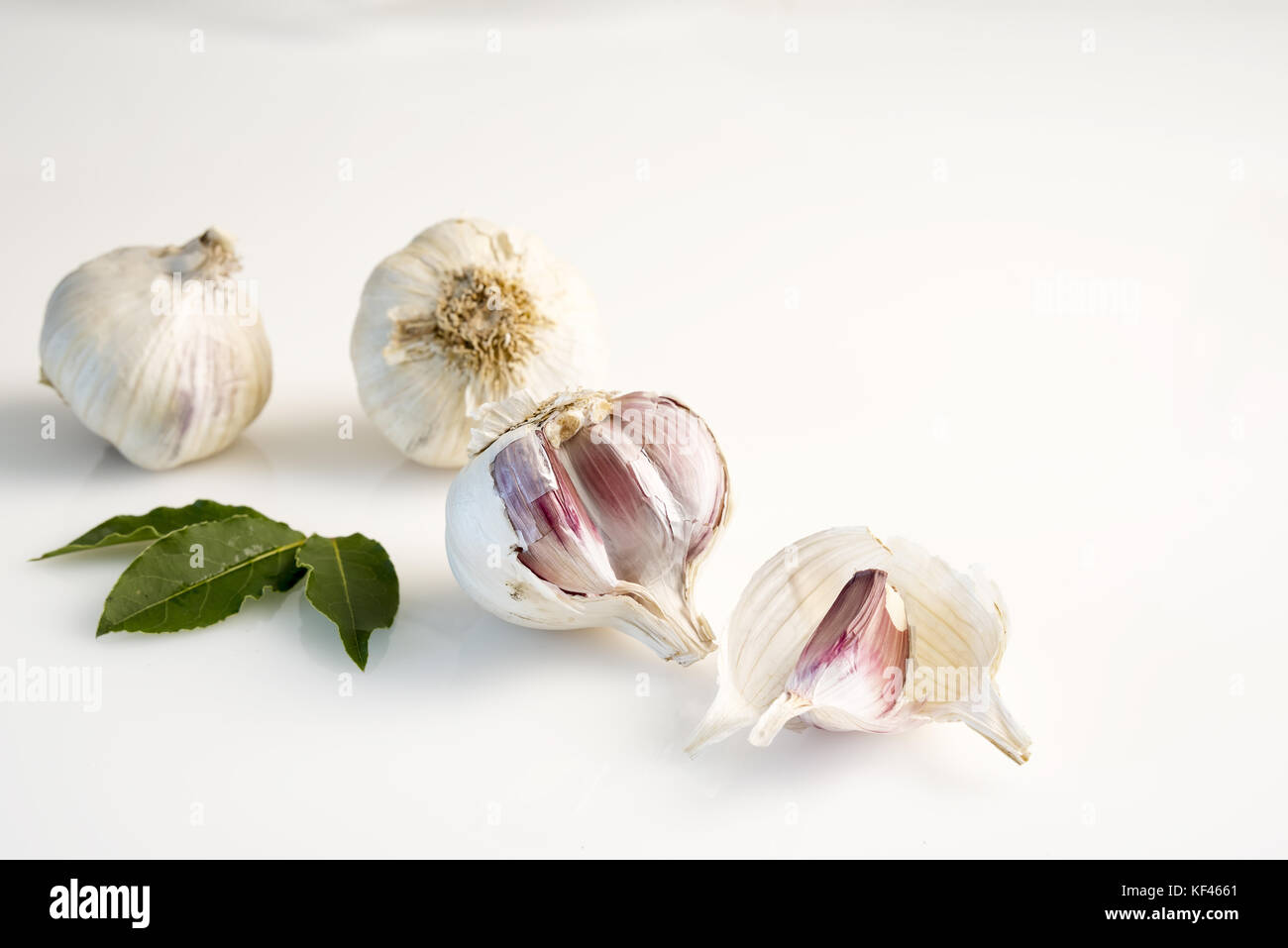 Mature garlic bulb hi-res stock photography and images - Alamy
