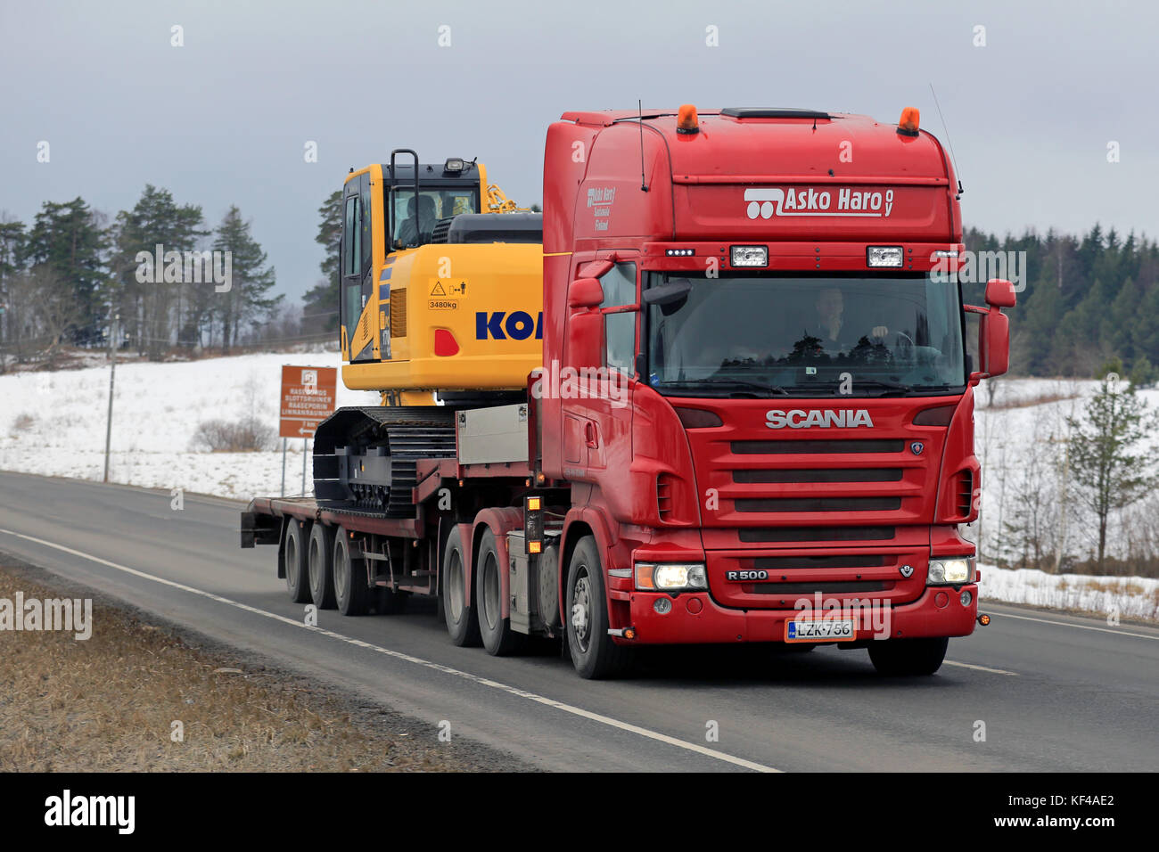 Lowboy trailer hi-res stock photography and images - Alamy