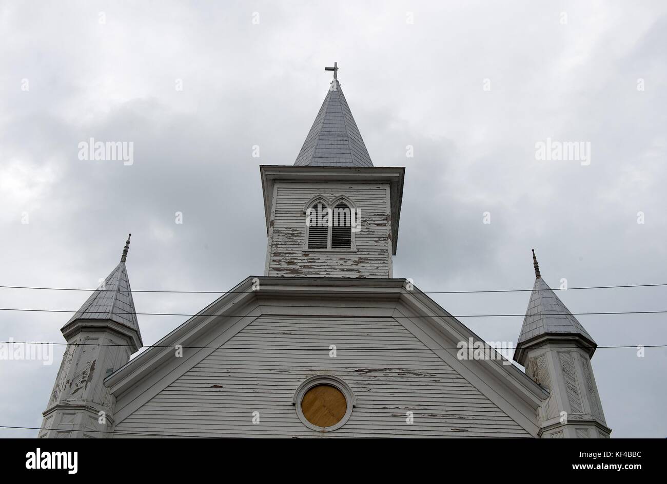 Broken church hi-res stock photography and images - Alamy