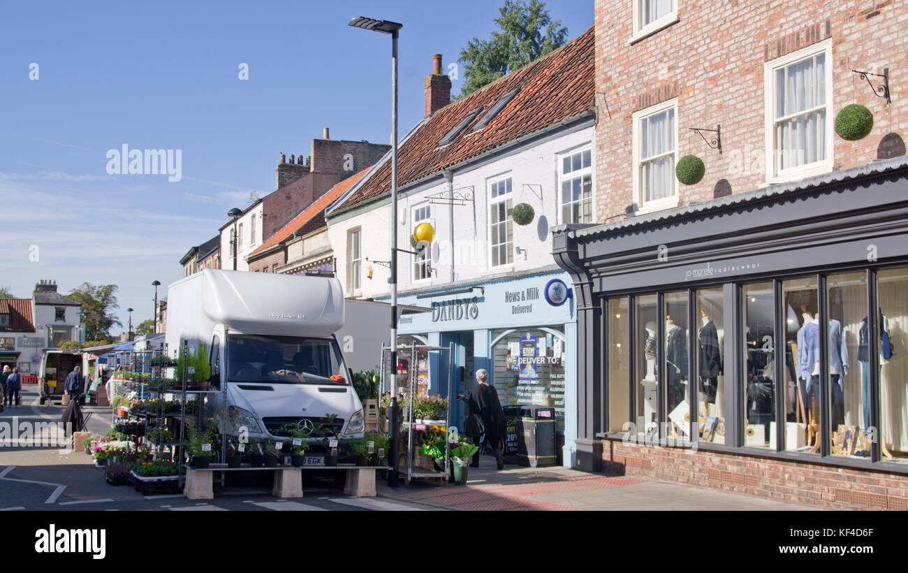 Ladieswear hi-res stock photography and images - Alamy