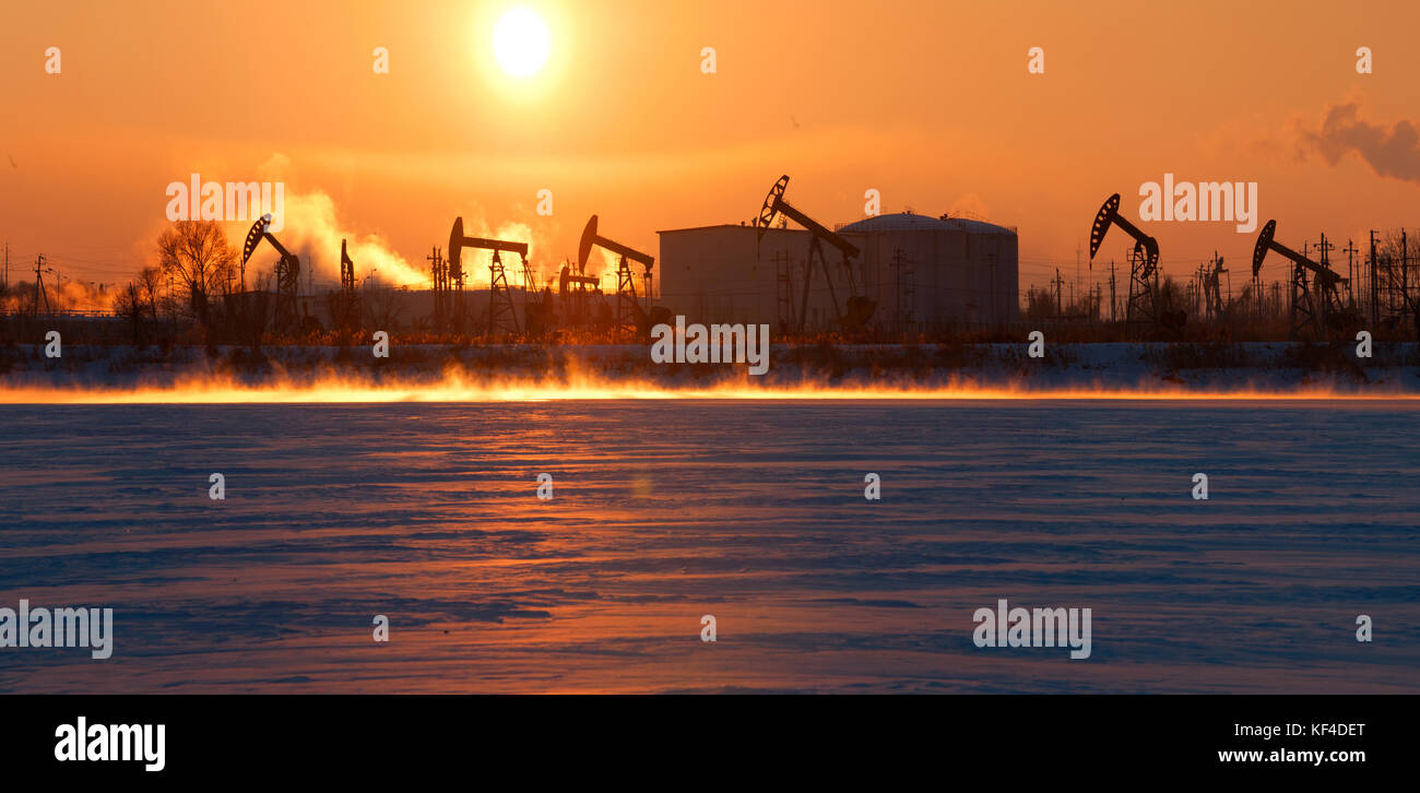Oilfields of Daqing,Heilongjiang Province,China Stock Photo - Alamy