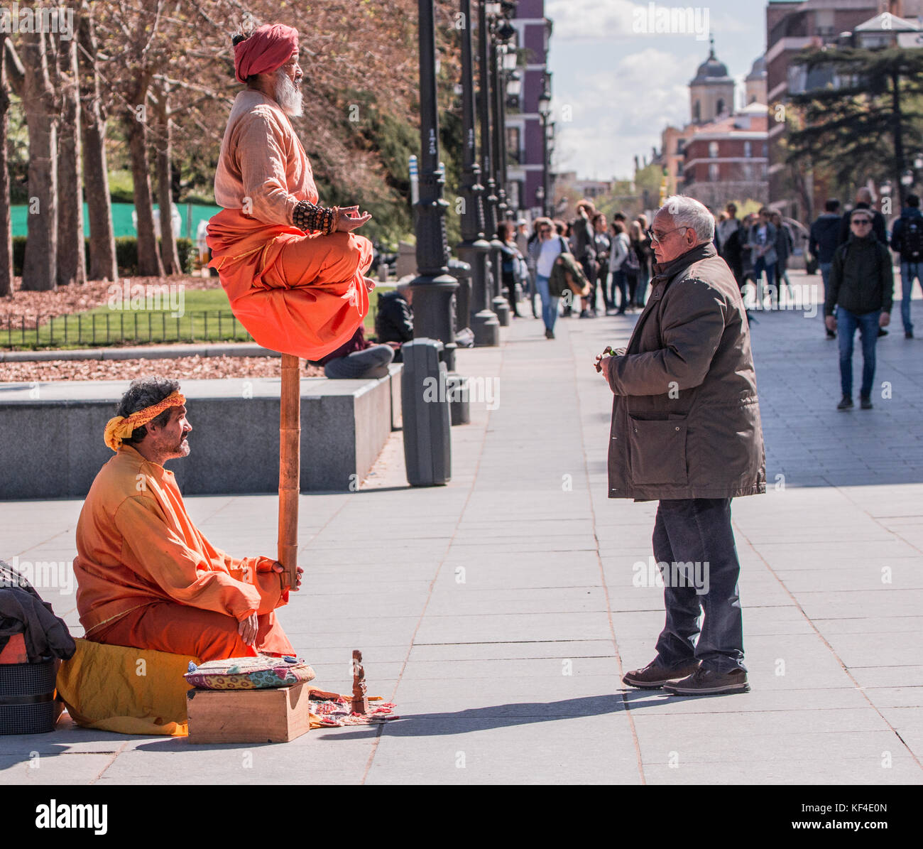 Indian street artists hi-res stock photography and images - Alamy