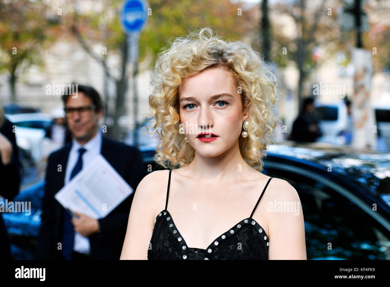 Ambyr Childers Julia Garner