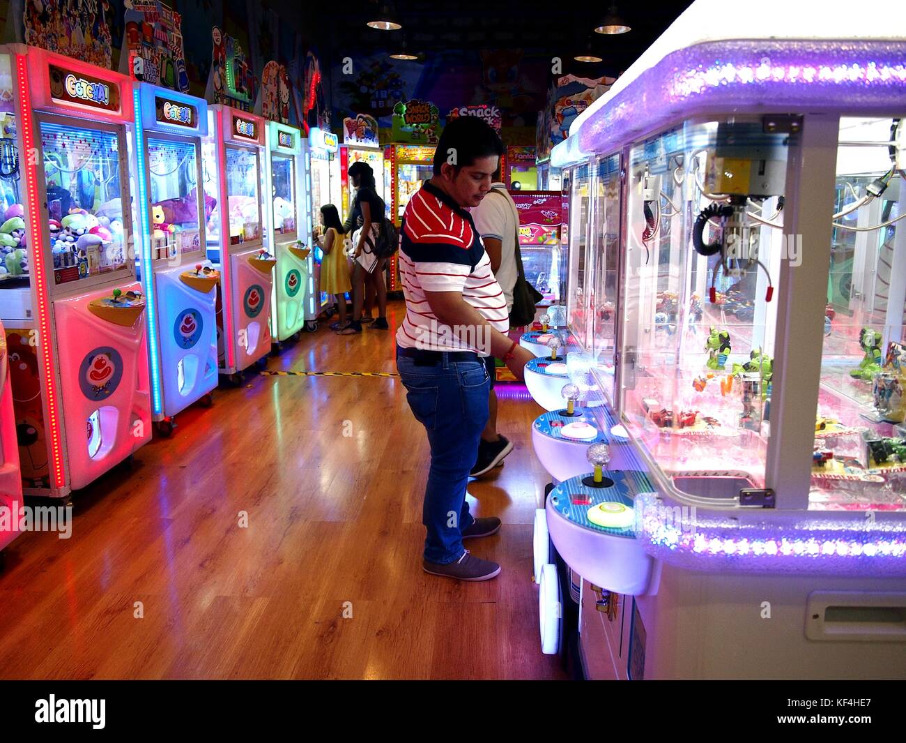 ANTIPOLO CITY, PHILIPPINES - OCTOBER 21, 2017: Customers and players ...