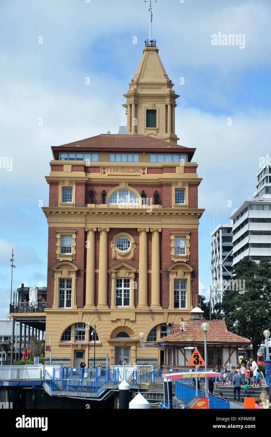 The Ferry Building on Queens Wharf on the Auckland dockside Stock Photo ...