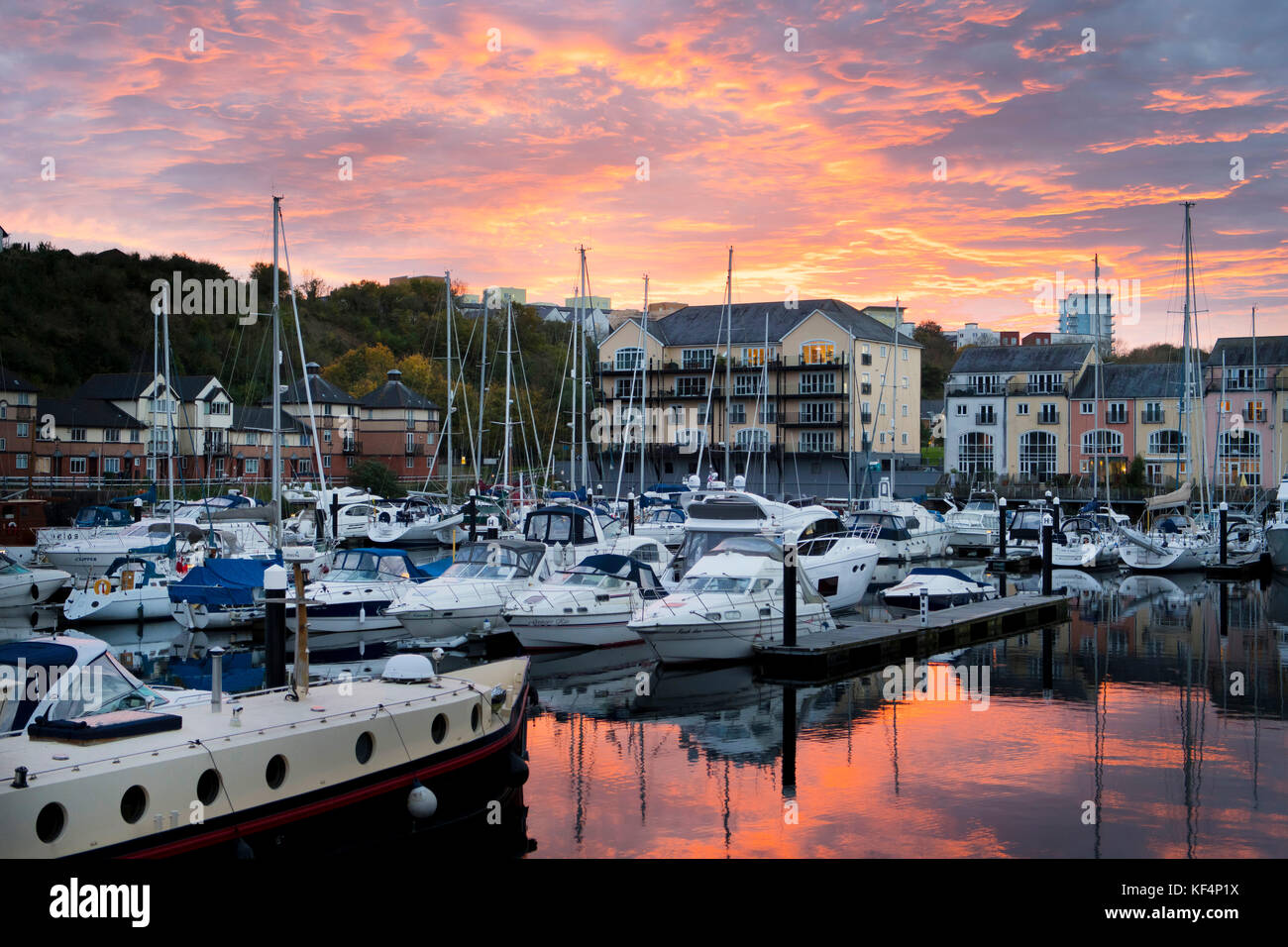 Penarth marina hi-res stock photography and images - Alamy