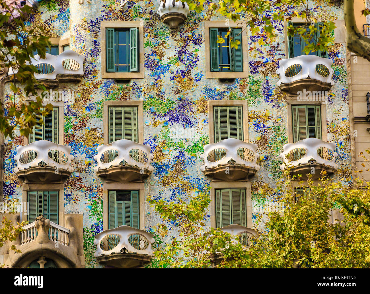 Artwork on exterior of an old Barcelona apartment building Stock Photo ...