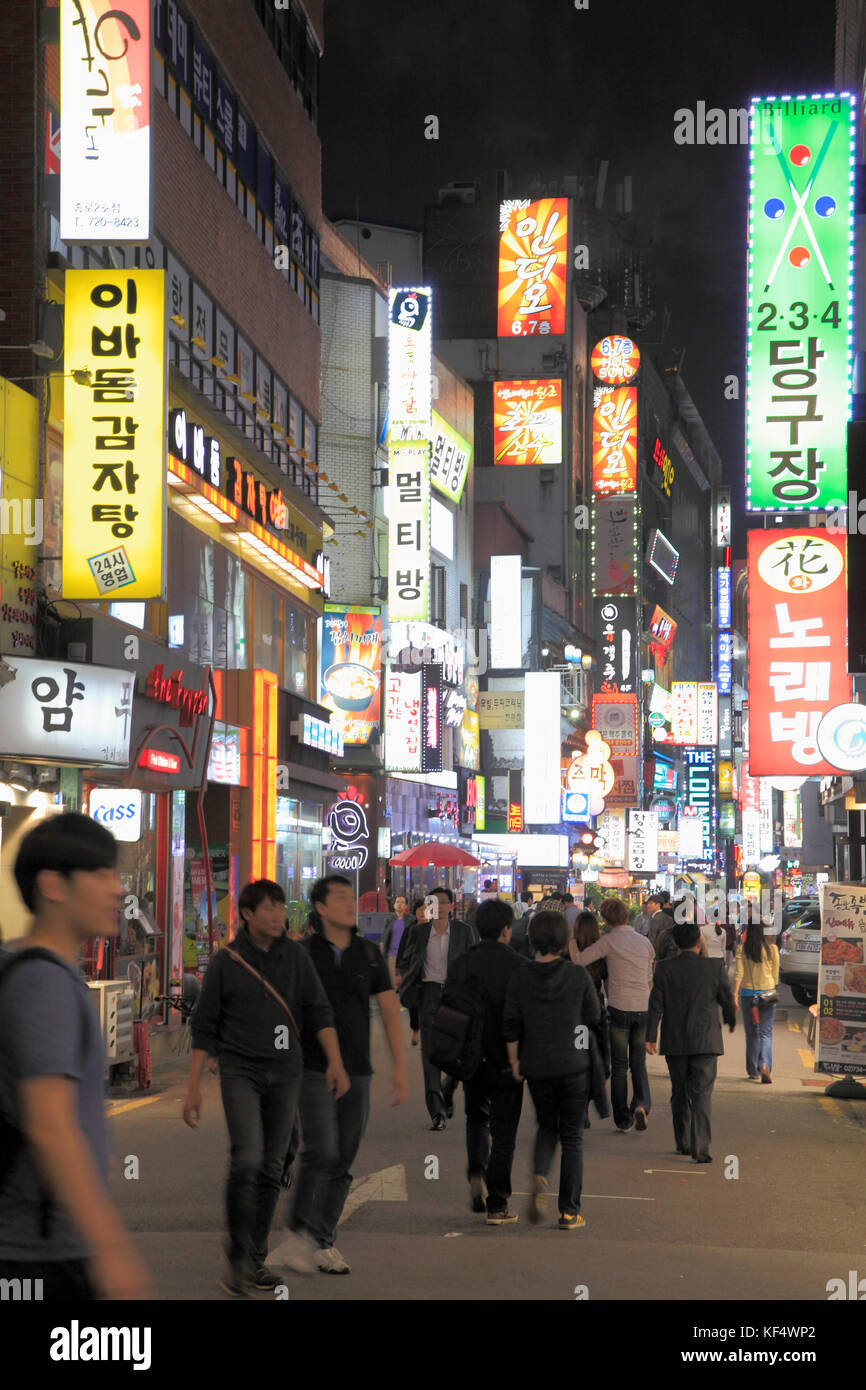South Korea, Seoul, nightlife, people, street scene Stock Photo - Alamy