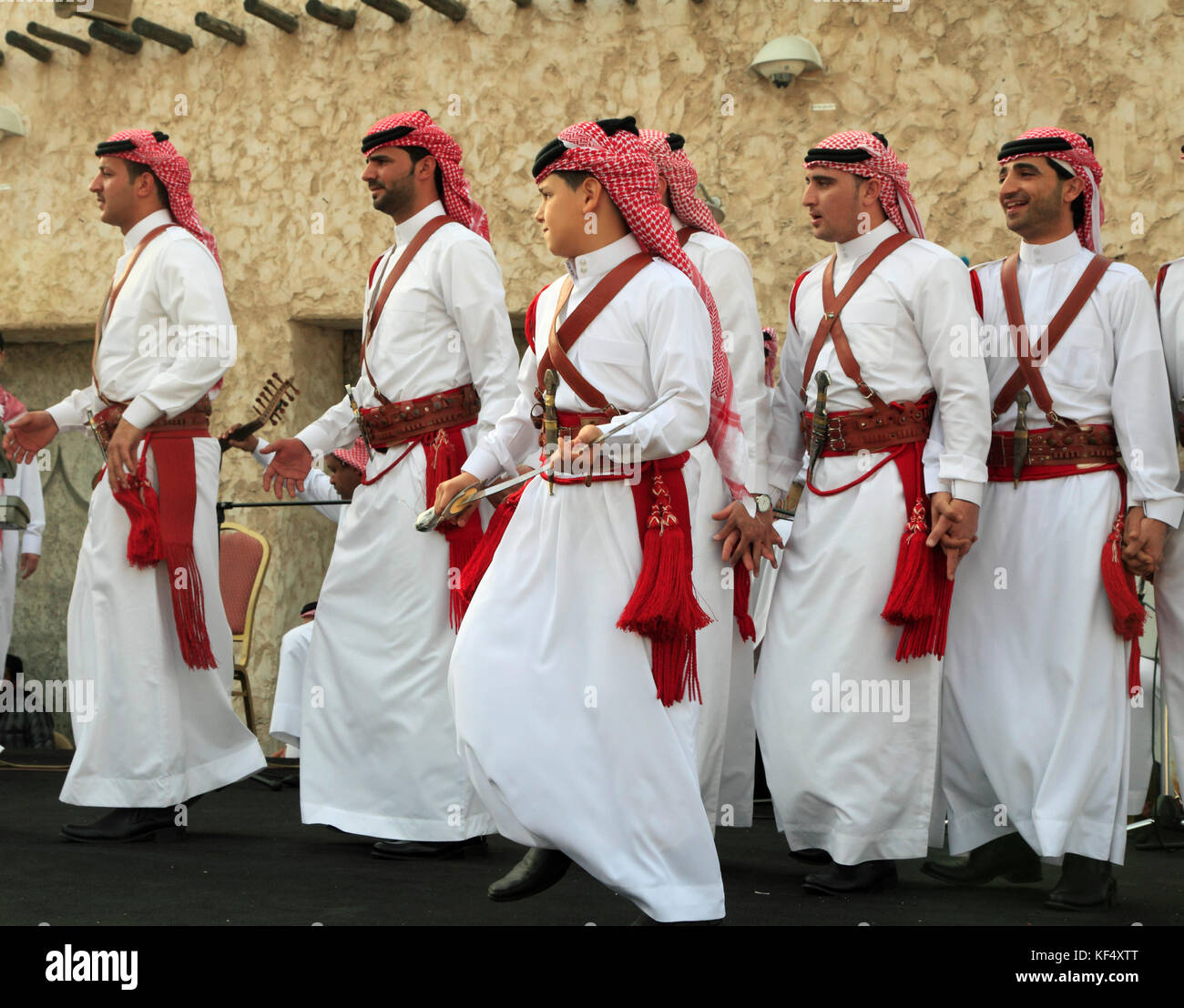 Qatar, Doha, Souq Waqif, men, dancing Stock Photo - Alamy